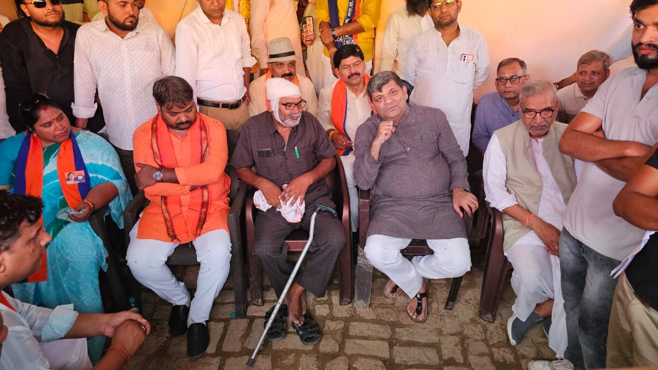 Minister Ashish Patel's crooked eye shook the police